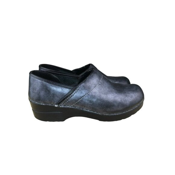Dansko | Shoes | Dansko Clogs Womens Us 85 9 Eu 39 Pewter Silver ...